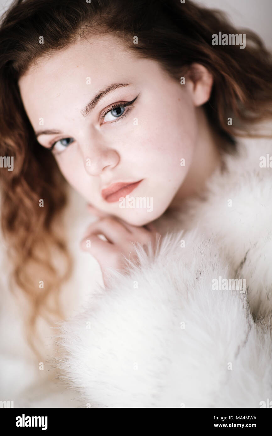 Pretty thirteen year old girl hi-res stock photography and images - Alamy