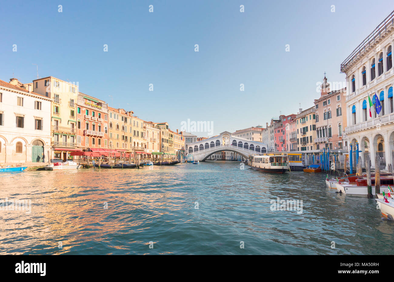 Rialto bridge, Venice, Italy Stock Photo - Alamy