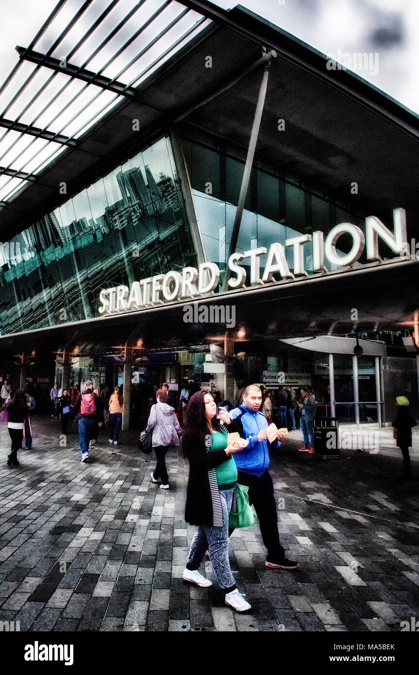 London Underground Tube Station: Stratford Stock Photo - Alamy