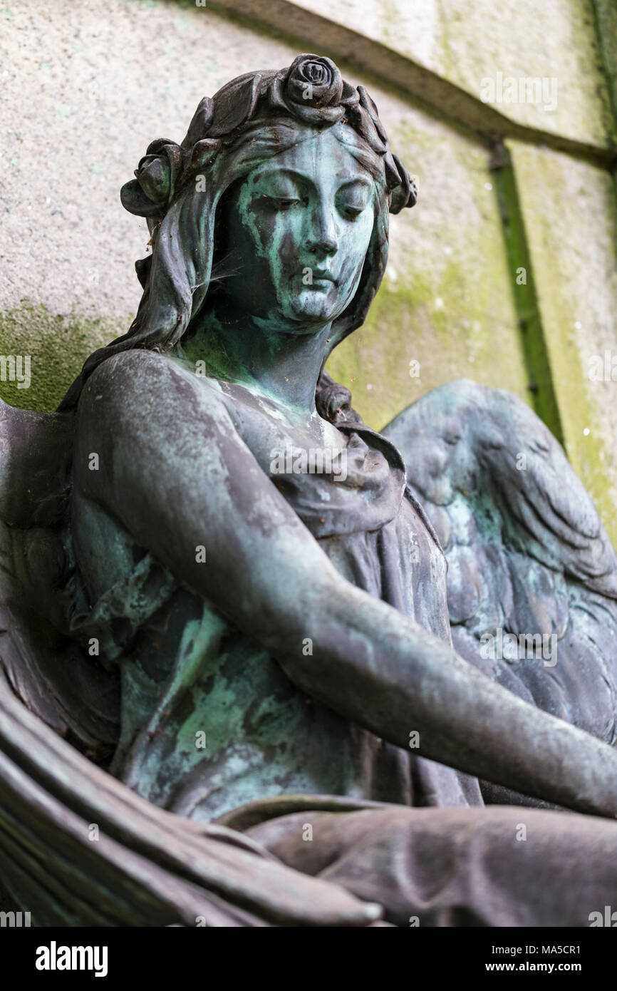 Angel statue, detail, Ohlsdorfer Friedhof (cemetery), Hamburg Stock ...