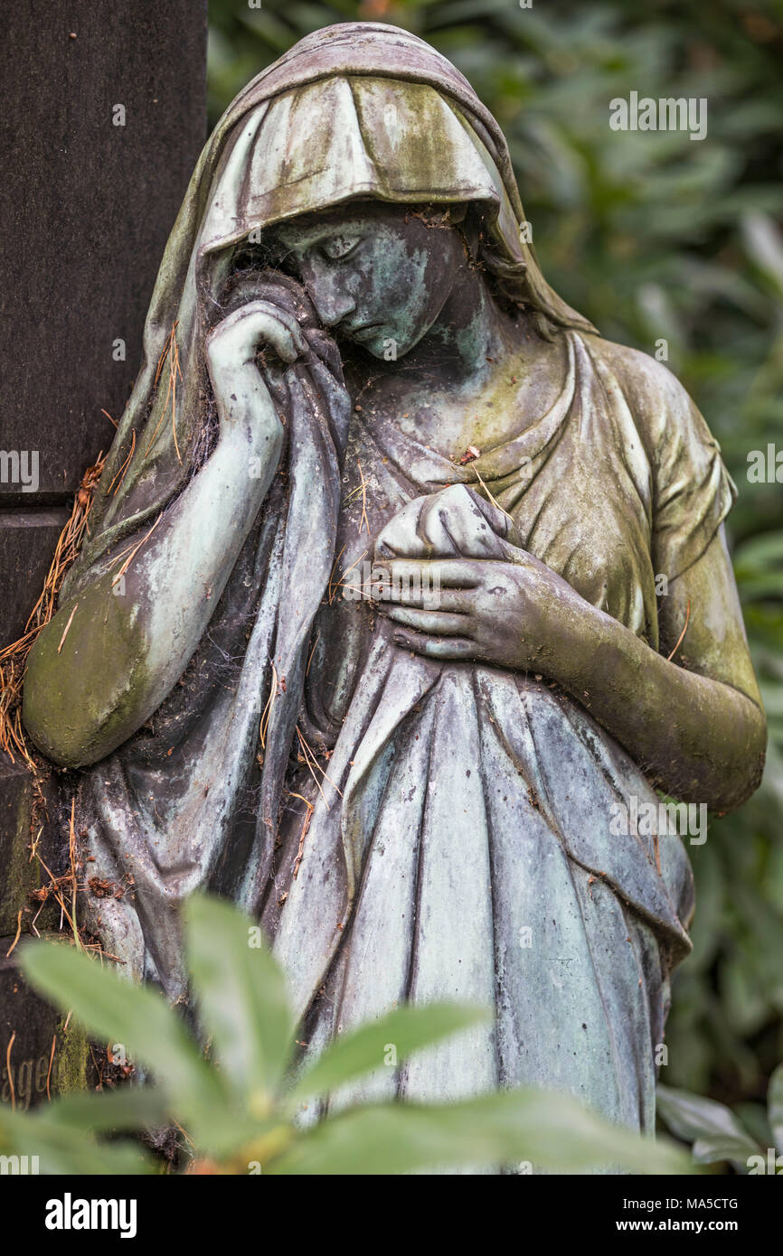 female statue, cemetery of Ohlsdorf, Hamburg Stock Photo - Alamy