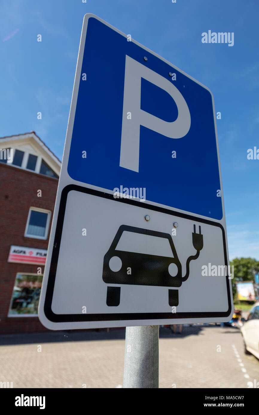 Parking lot charging station hi-res stock photography and images - Alamy