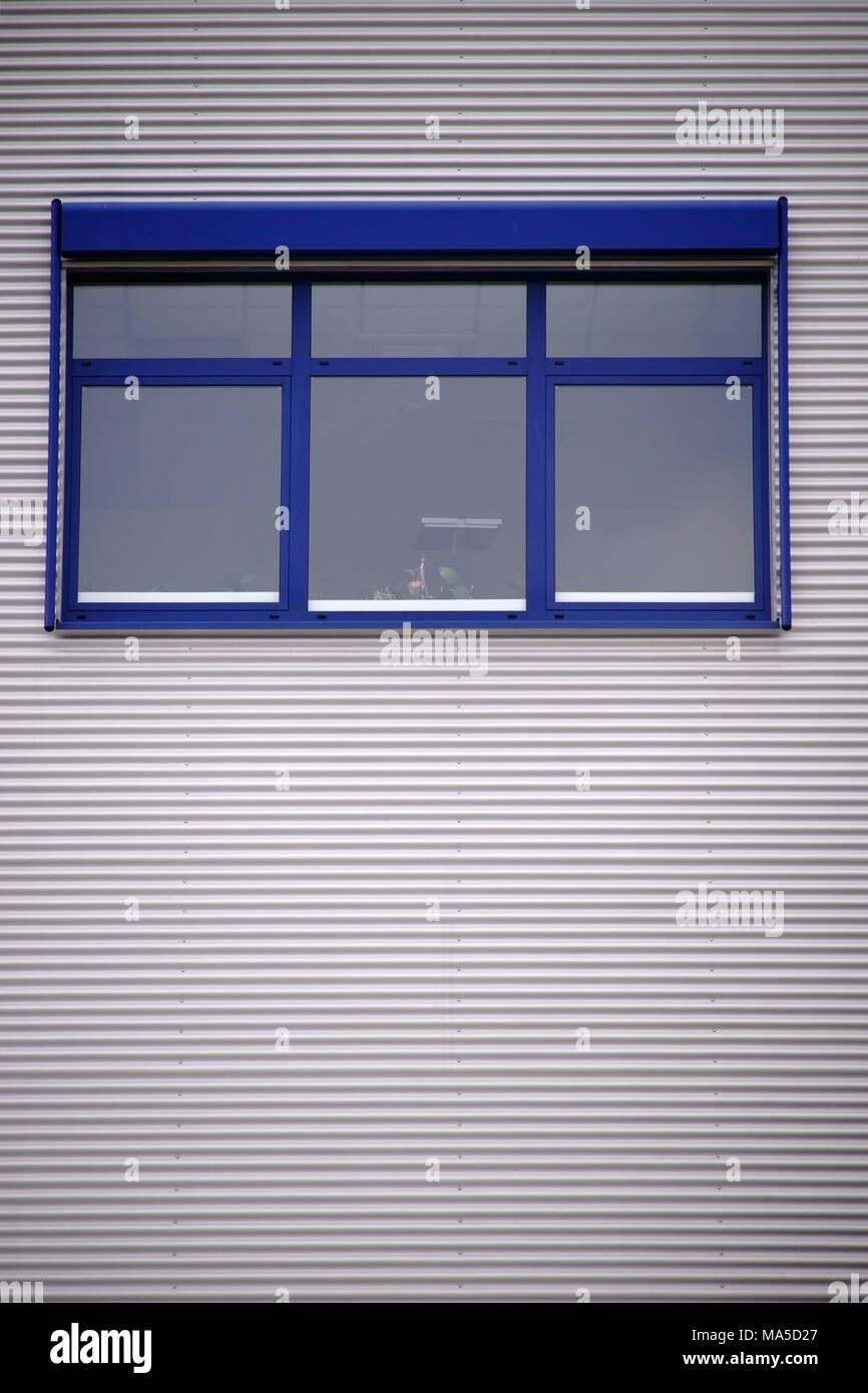 Matt corrugated iron hi-res stock photography and images - Alamy