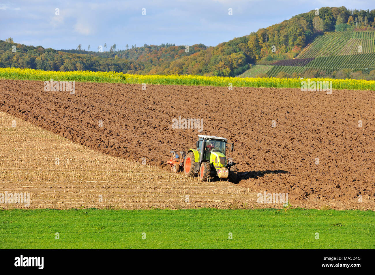 Tractor ploughing field fields hi-res stock photography and images - Alamy