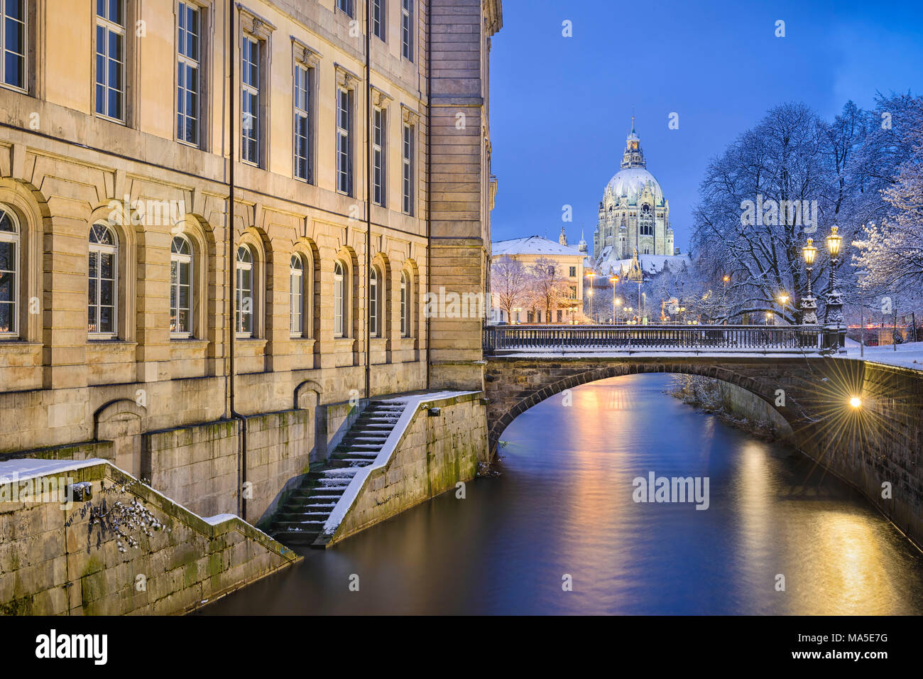 Leine hi-res stock photography and images - Alamy