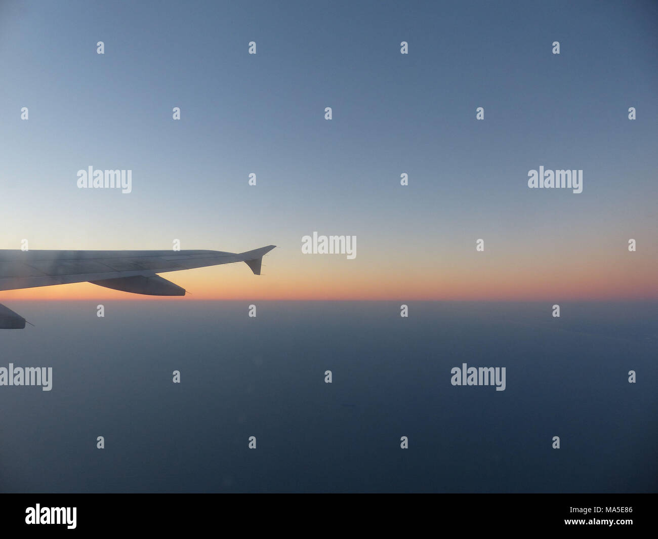 Sun plane wing hi-res stock photography and images - Alamy