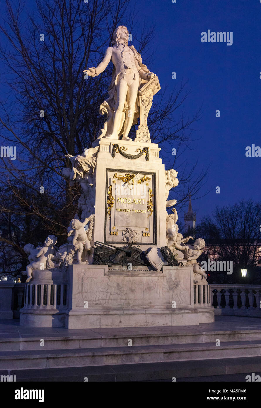 Monument to Wolfgang Amadeus Mozart, Vienna, Austria Stock Photo - Alamy