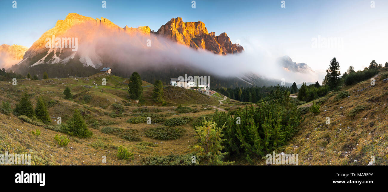Beautiful landscape italy dolomites hi-res stock photography and images ...