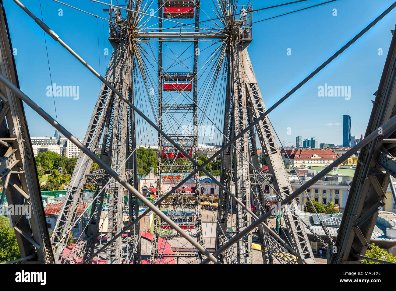 Giant ferris wheel hi-res stock photography and images - Alamy