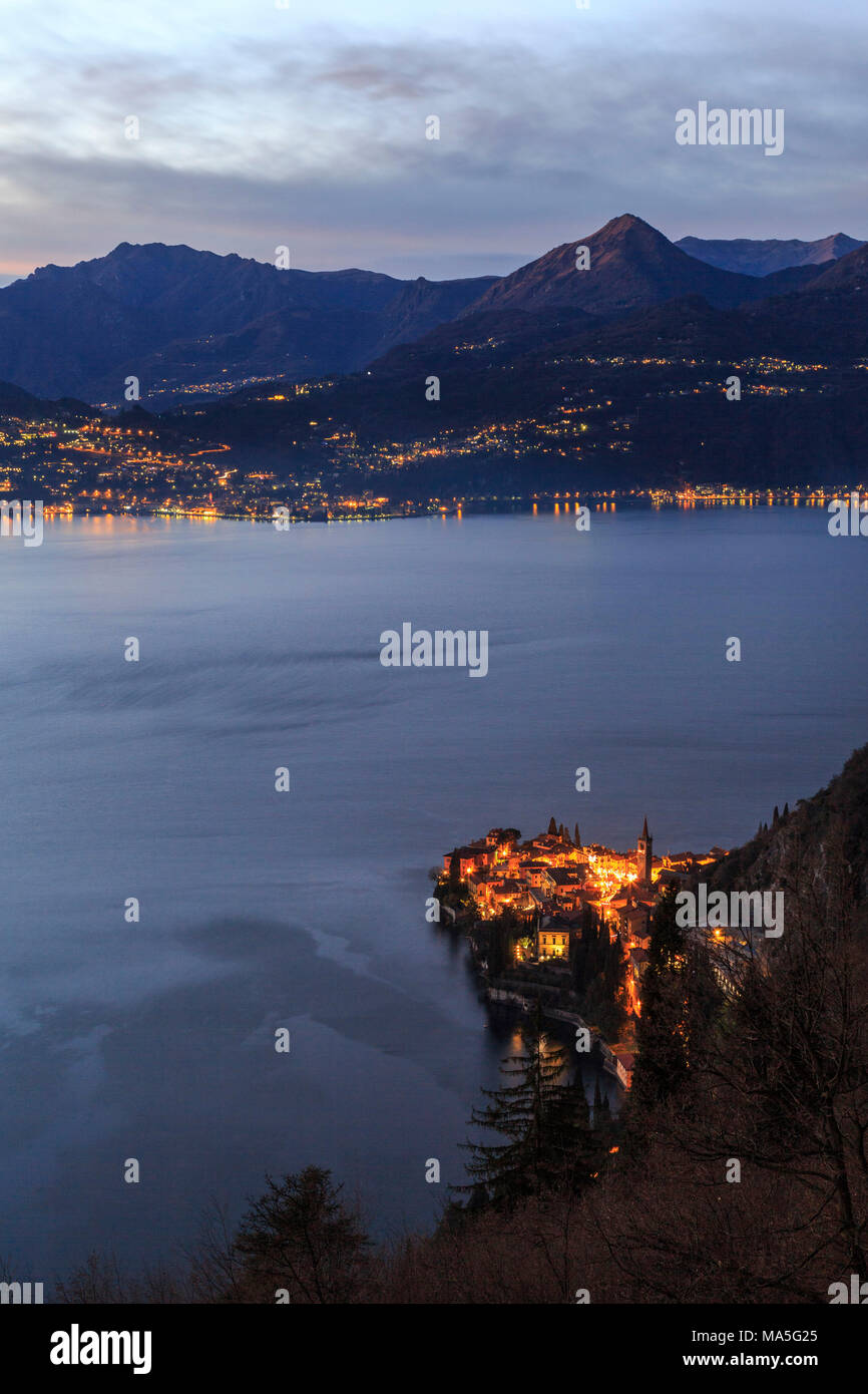 Lake como at night hi-res stock photography and images - Alamy