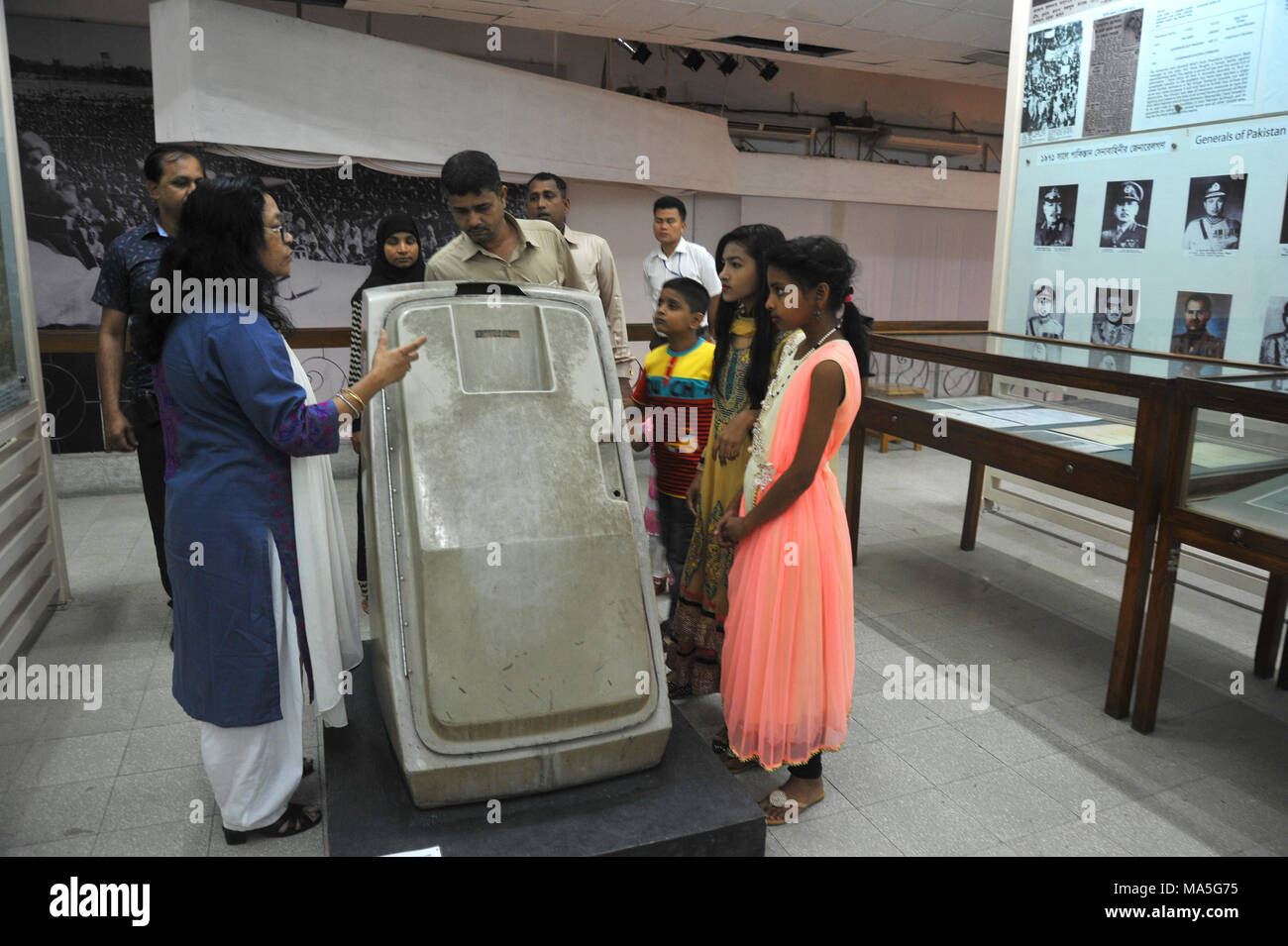 Bangladesh National museum in Dhaka Stock Photo - Alamy