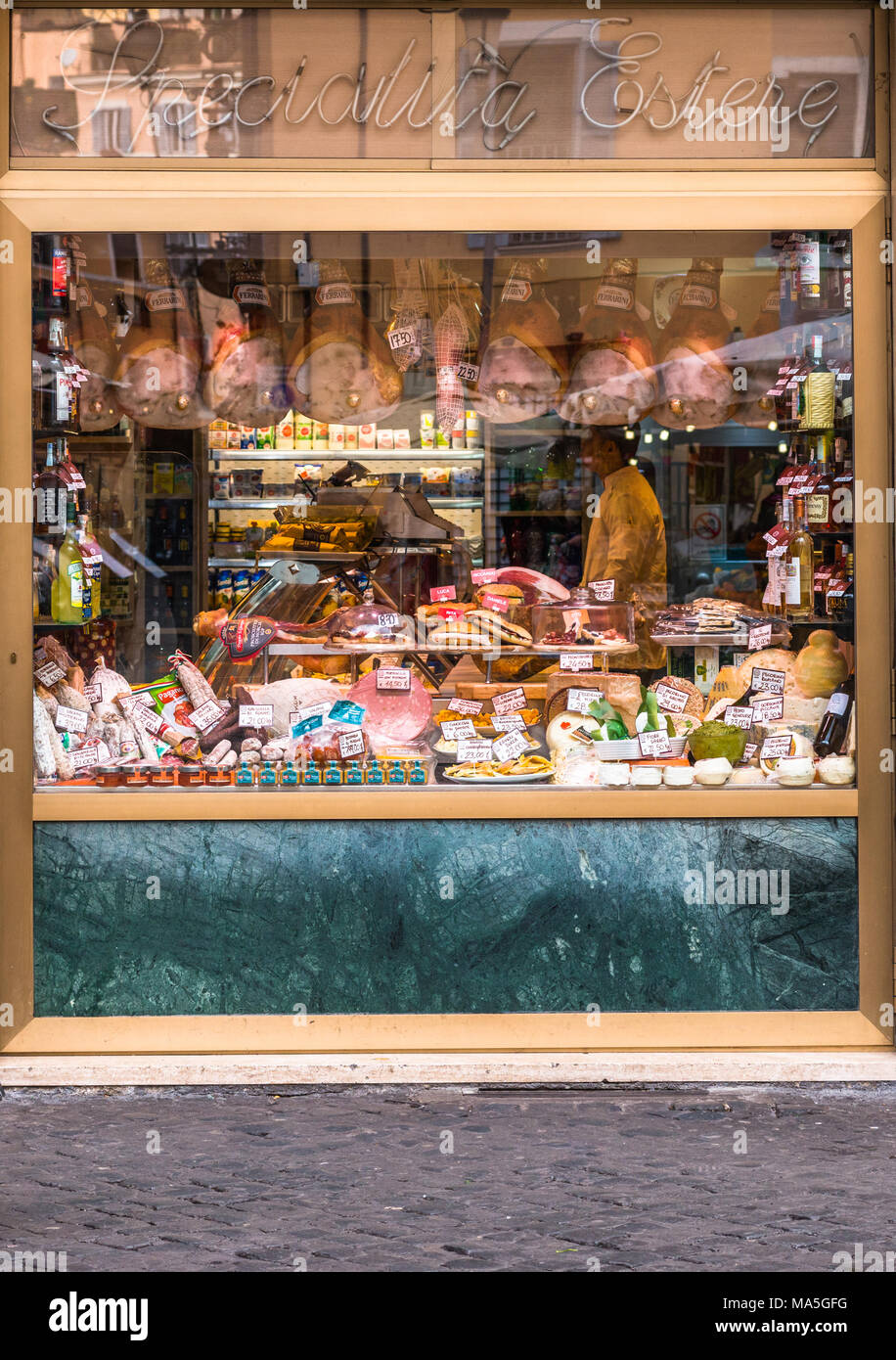Grocery storefront italy hi-res stock photography and images - Alamy