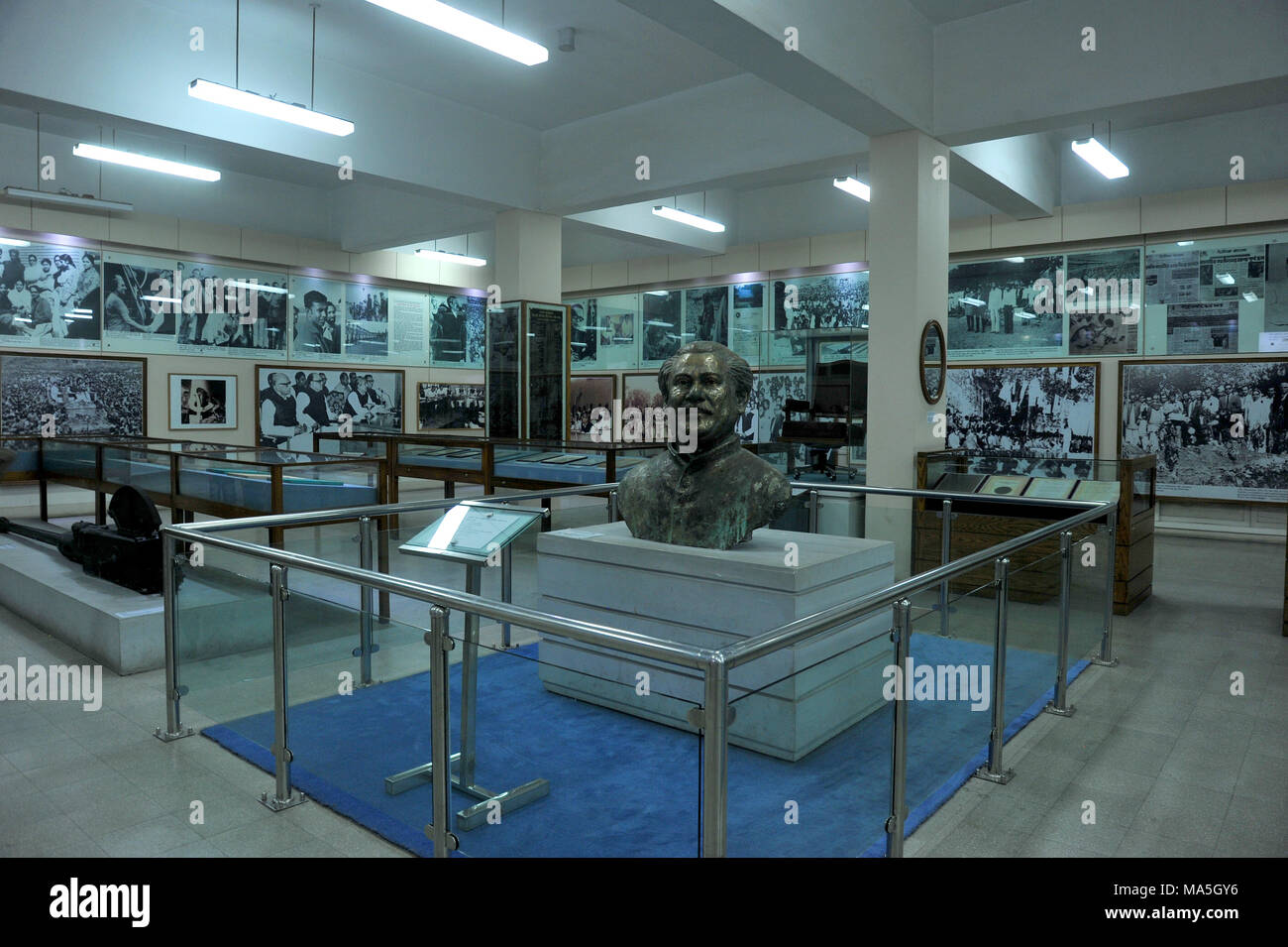 Bangladesh National museum in Dhaka Stock Photo - Alamy