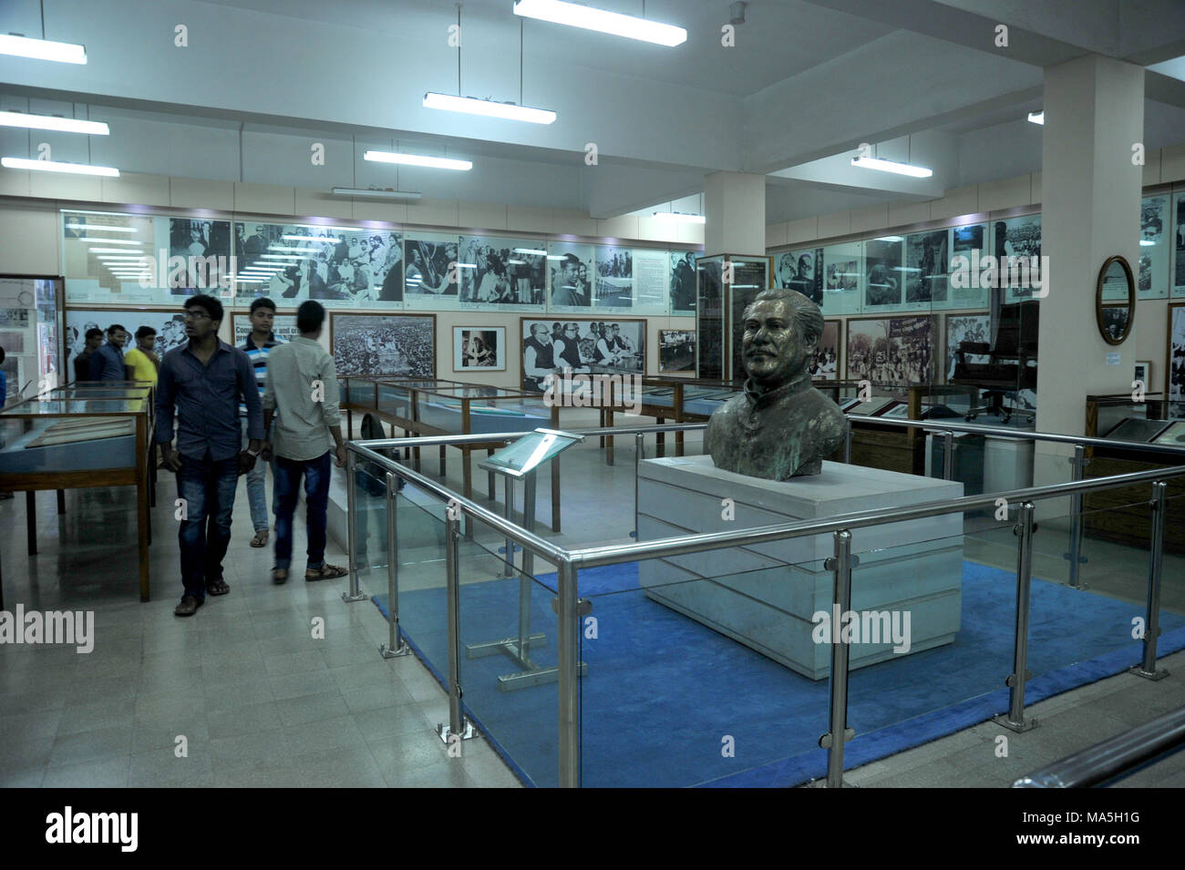 Bangladesh National museum in Dhaka Stock Photo - Alamy