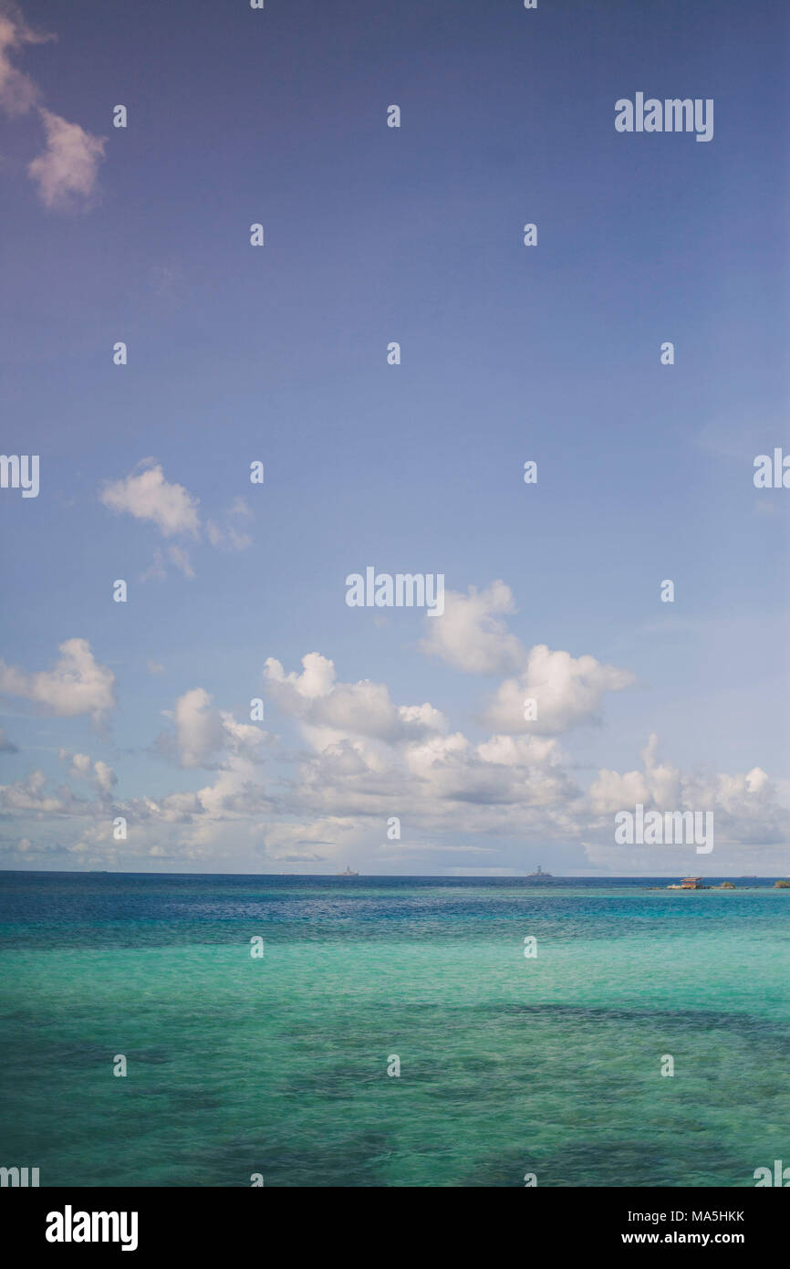 Deep turquoise ocean from aruba hi-res stock photography and images - Alamy