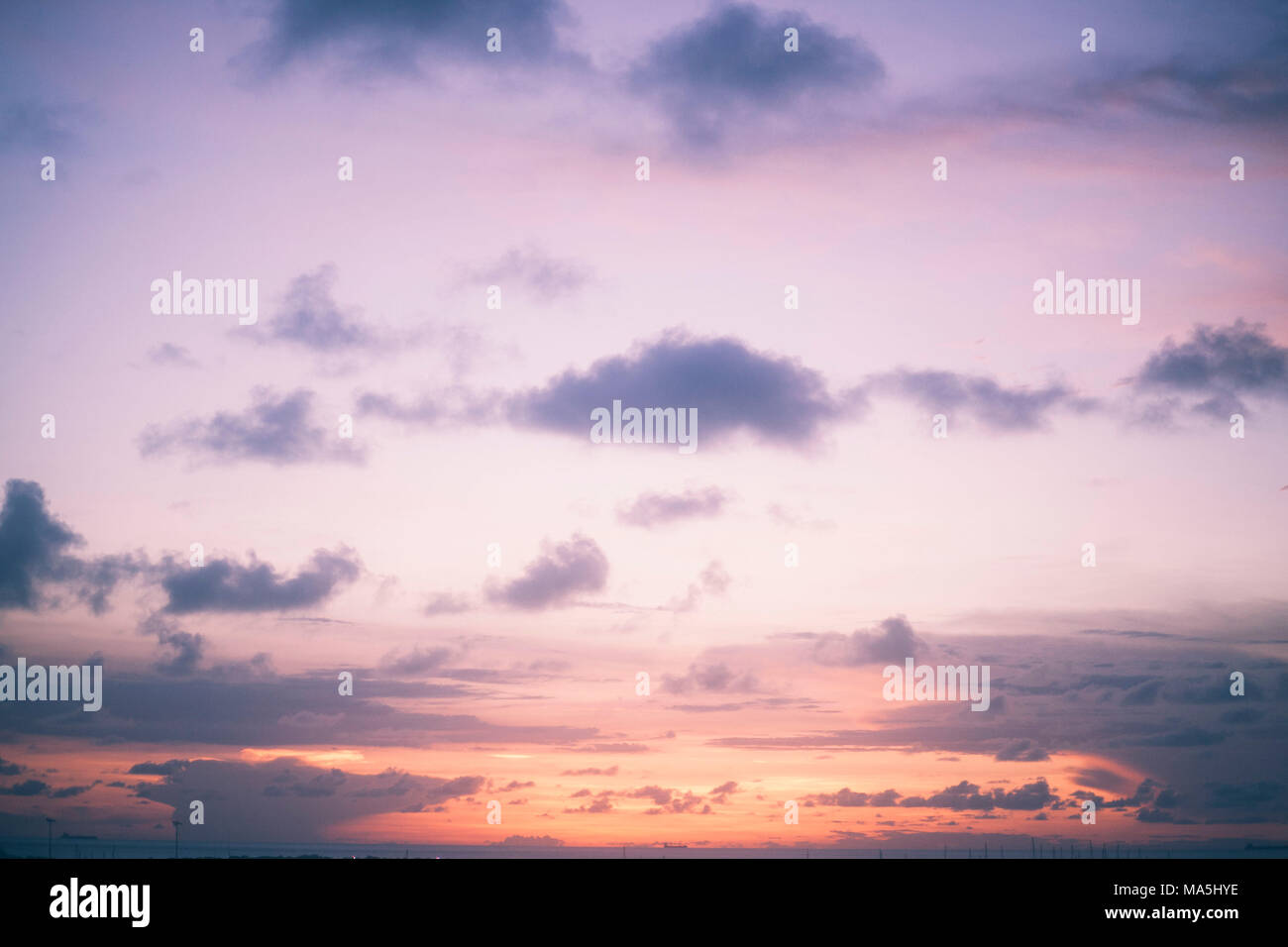 Pink sunset hi-res stock photography and images - Alamy