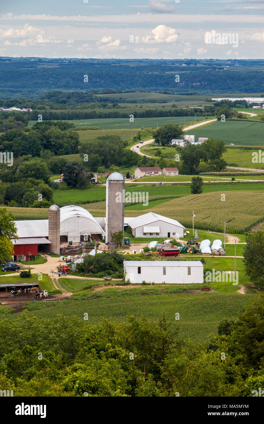 Farm silo landscape hi-res stock photography and images - Alamy