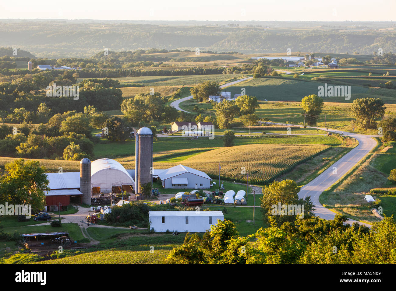 Farm silo landscape hi-res stock photography and images - Alamy