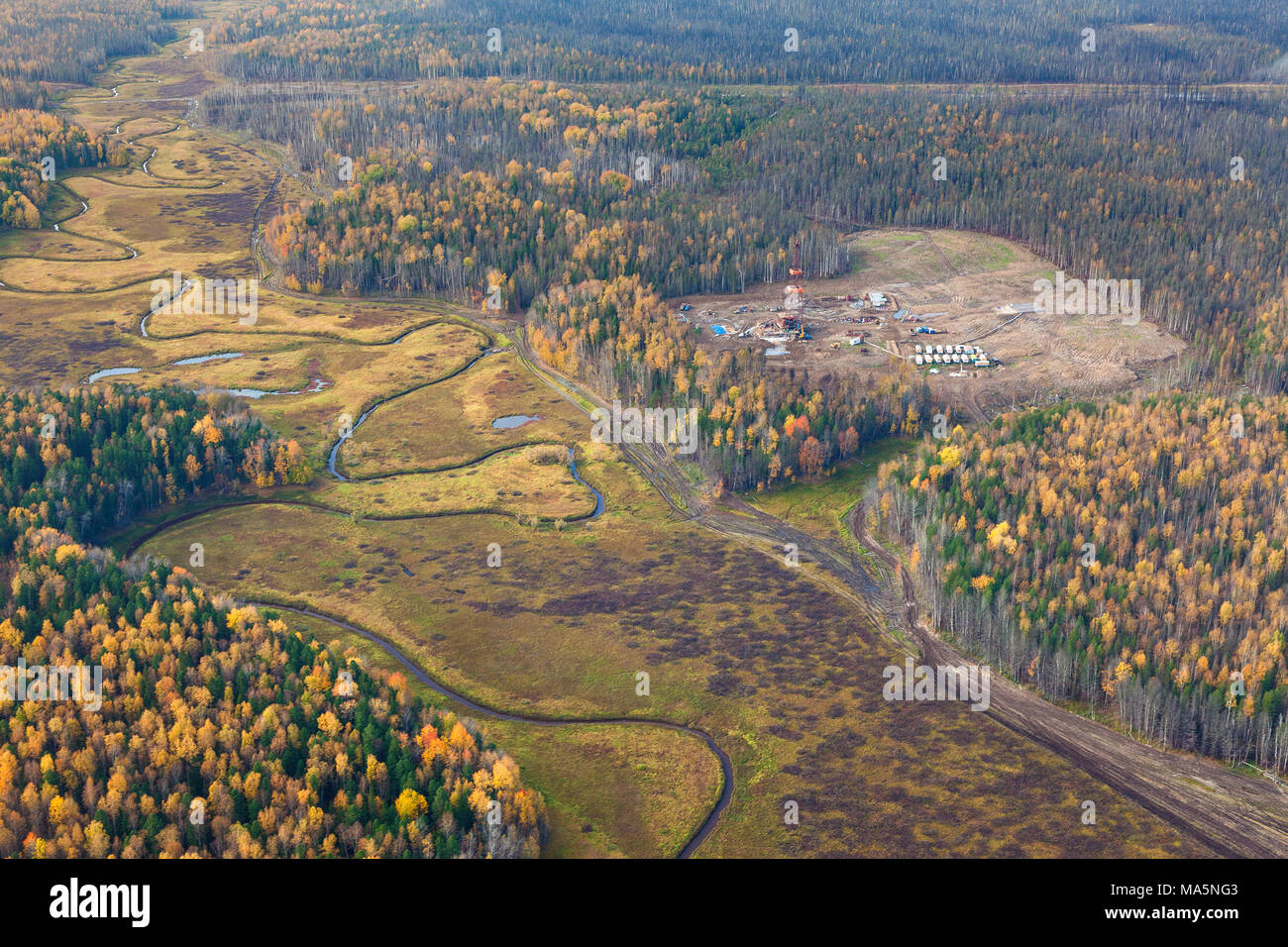 Oil rig in swamp hi-res stock photography and images - Alamy