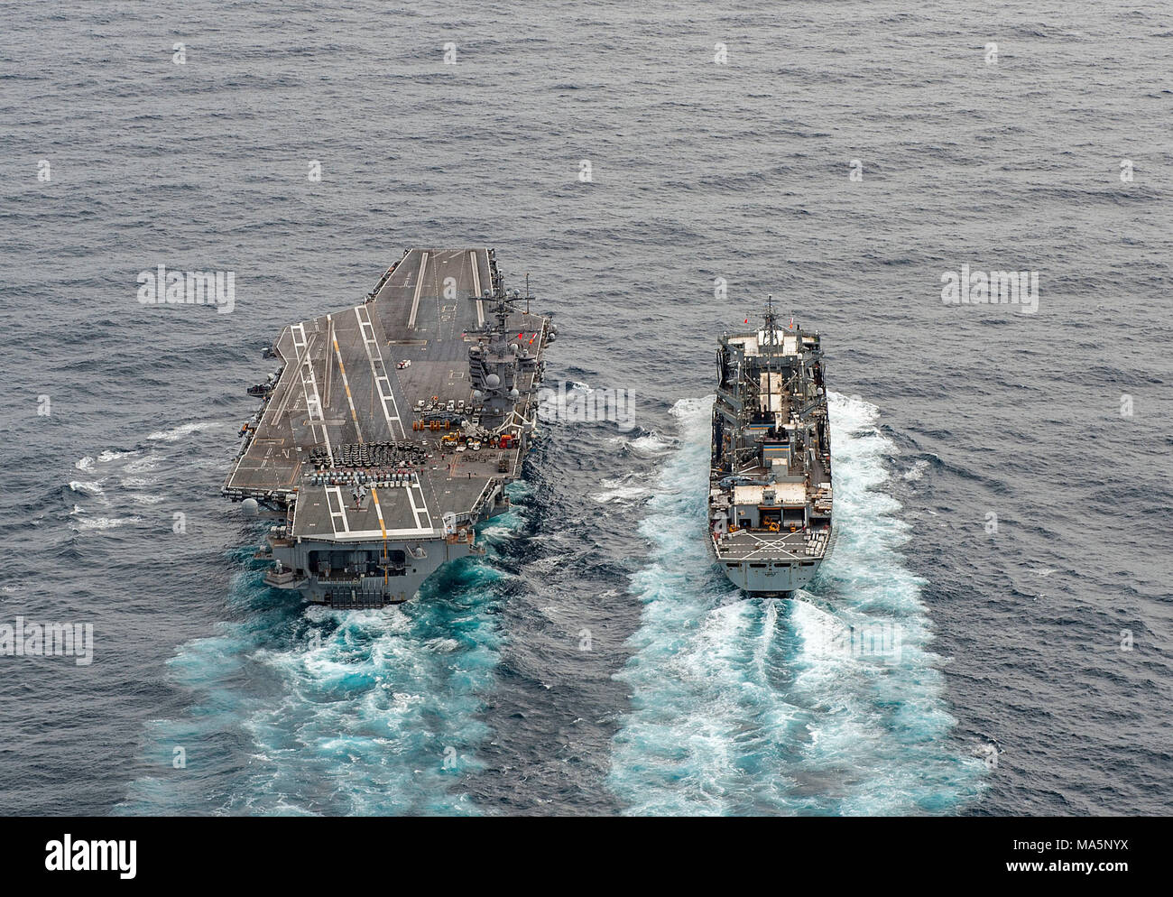 Usns supply t aoe hi-res stock photography and images - Alamy