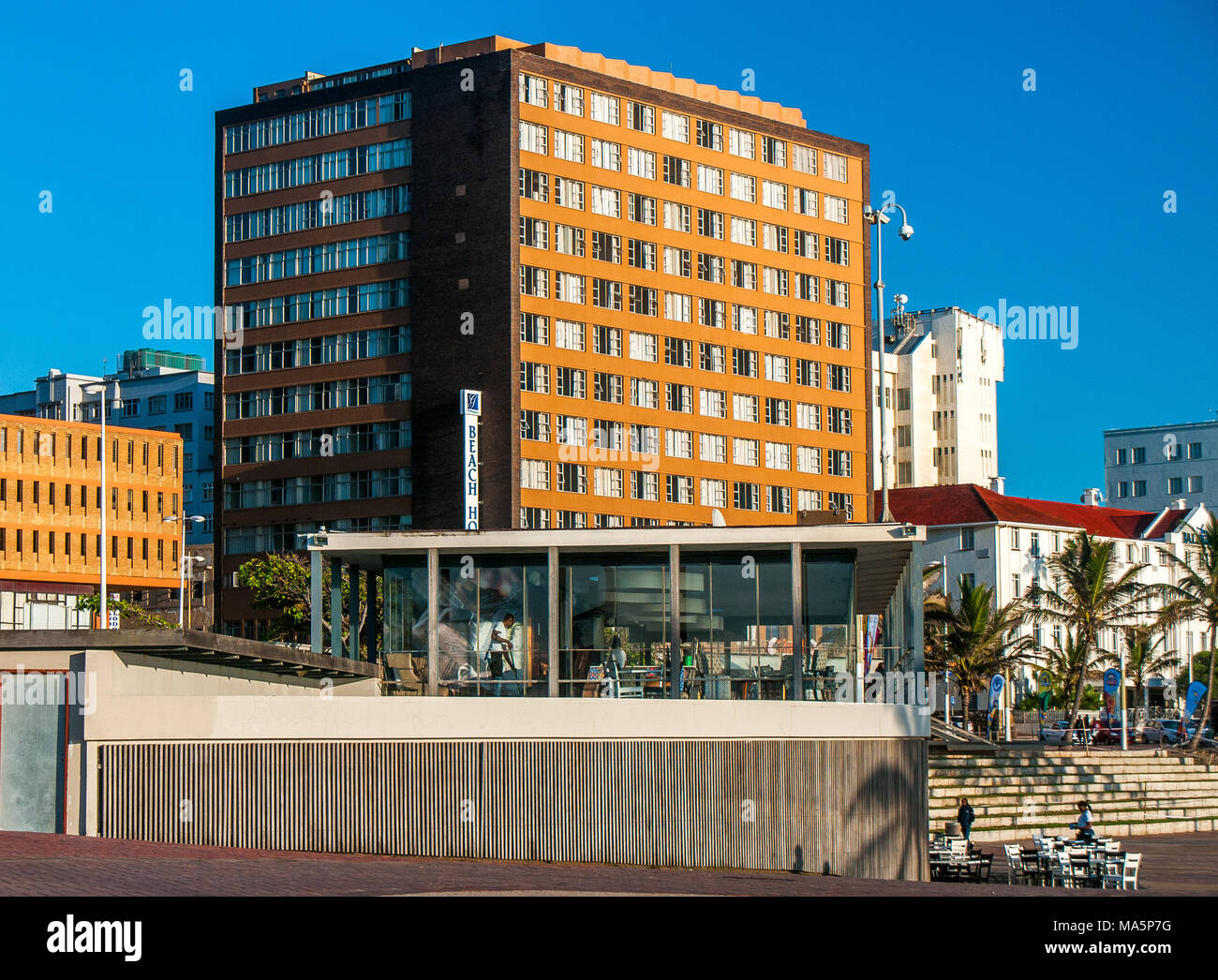 High rise beachfront buildings hi-res stock photography and images - Alamy