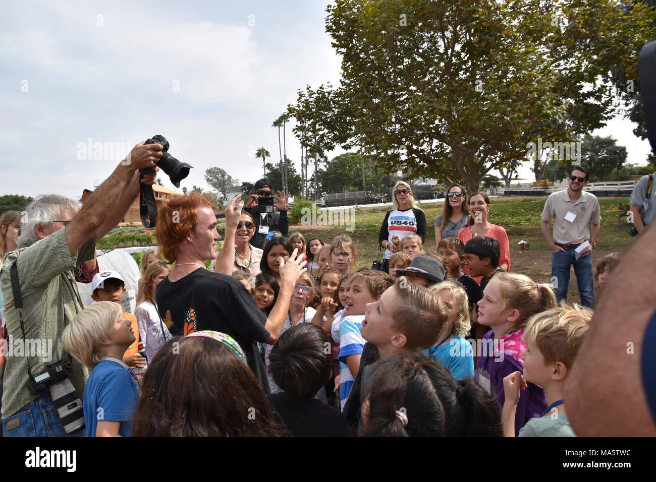 Monarch butterfly release hi-res stock photography and images - Alamy
