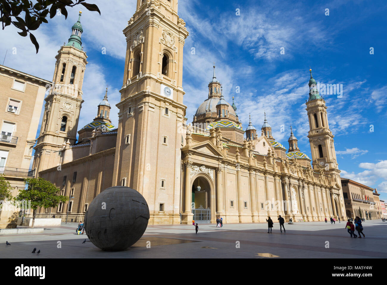 Basilica del pilar spain hi-res stock photography and images - Alamy