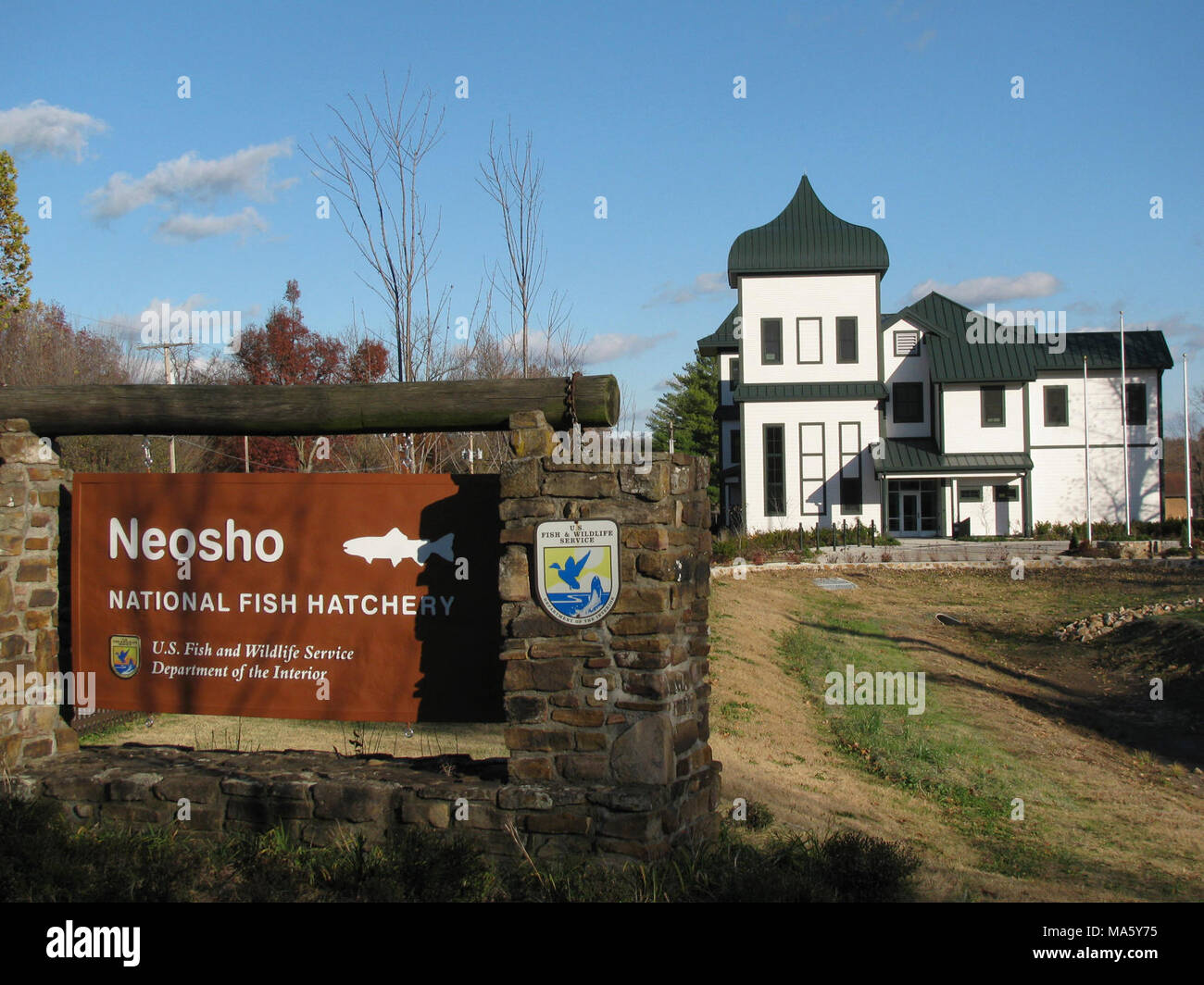 Neosho NFH Visitor Center 1 Stock Photo - Alamy