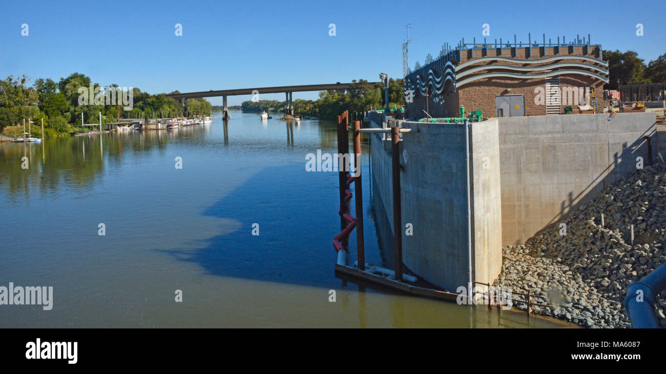 New Sacramento River Water Intake Facility. A side view of the new ...