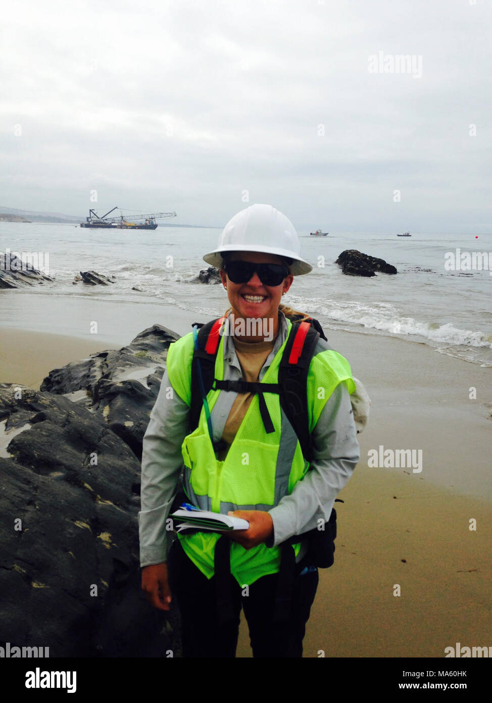 Refugio Oil Response. U.S. Fish and Wildlife Service biologist Colleen ...