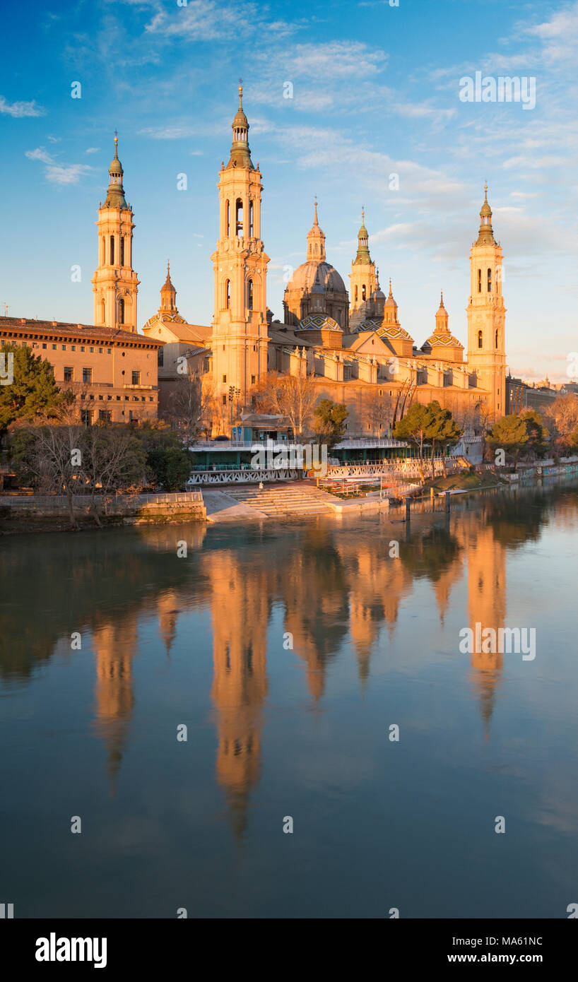 Basilica del pilar hi-res stock photography and images - Alamy