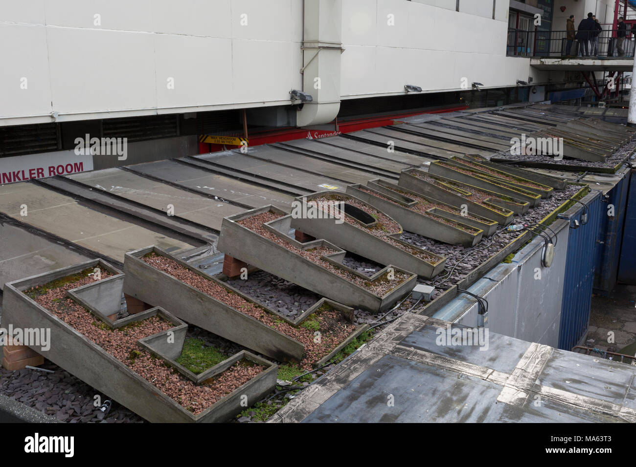 Ageing and ramshackle architecture at Elephant and Castle shopping ...