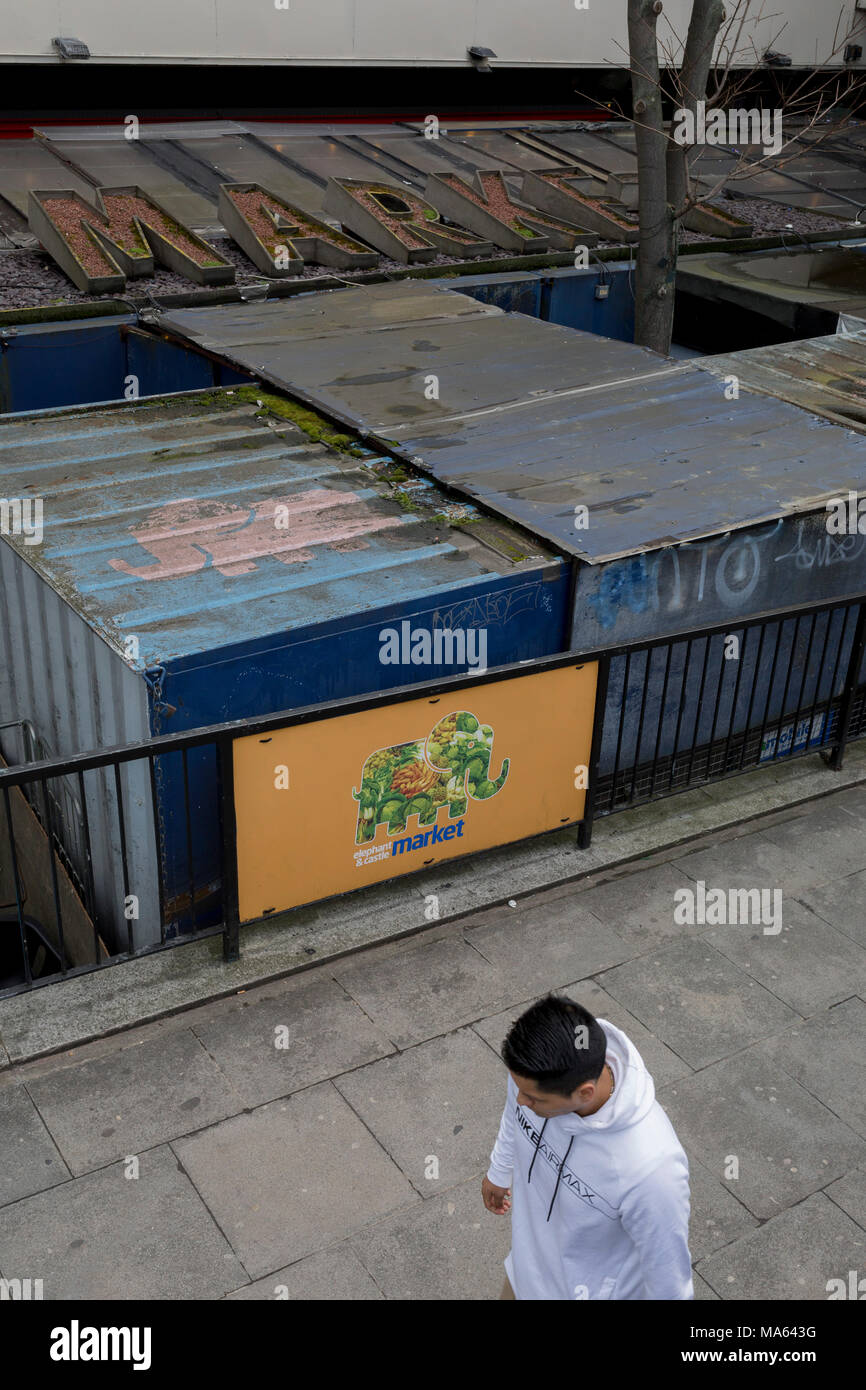 Elephant and castle era hi-res stock photography and images - Alamy
