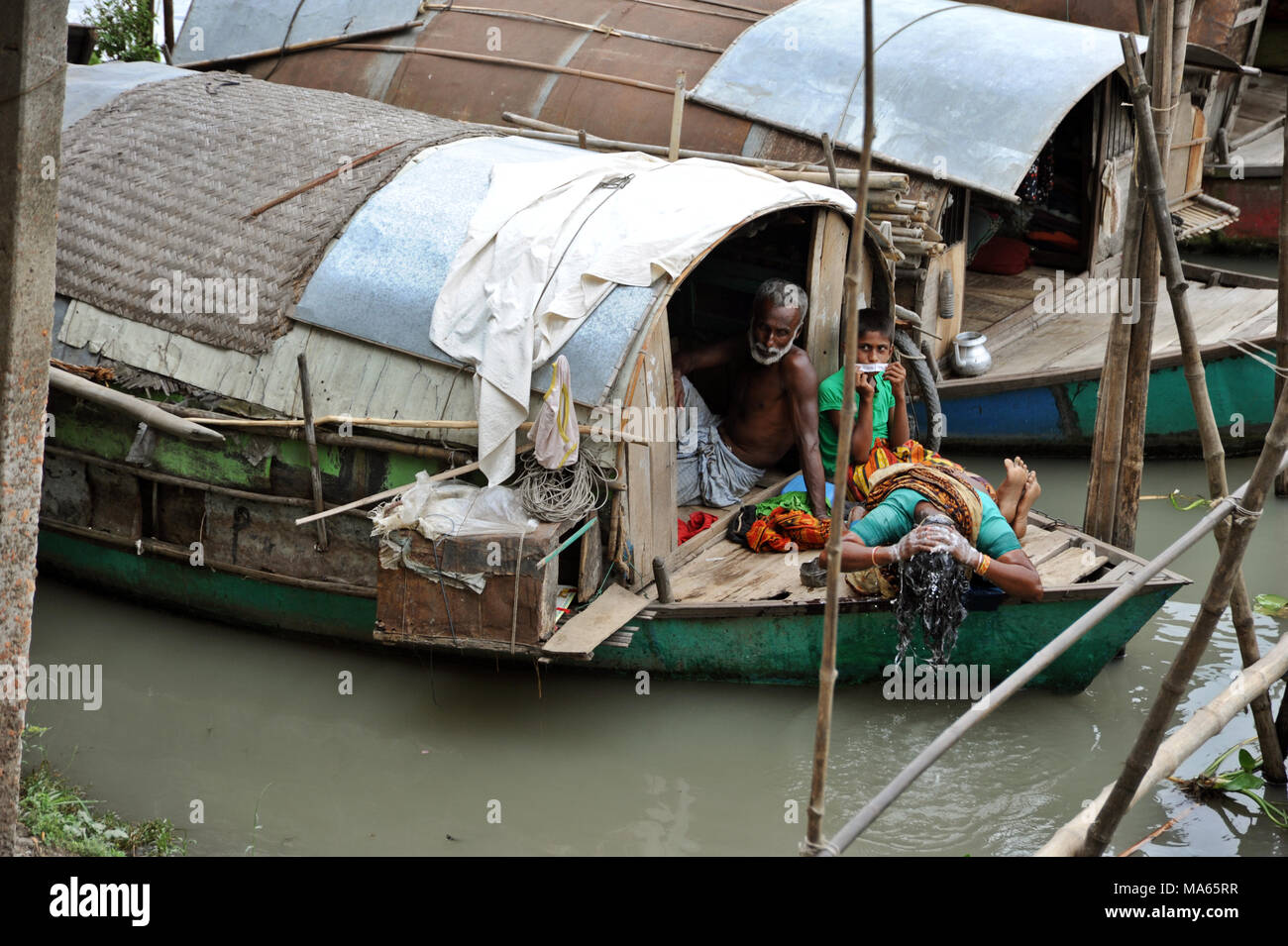 River gypsies hi-res stock photography and images - Alamy