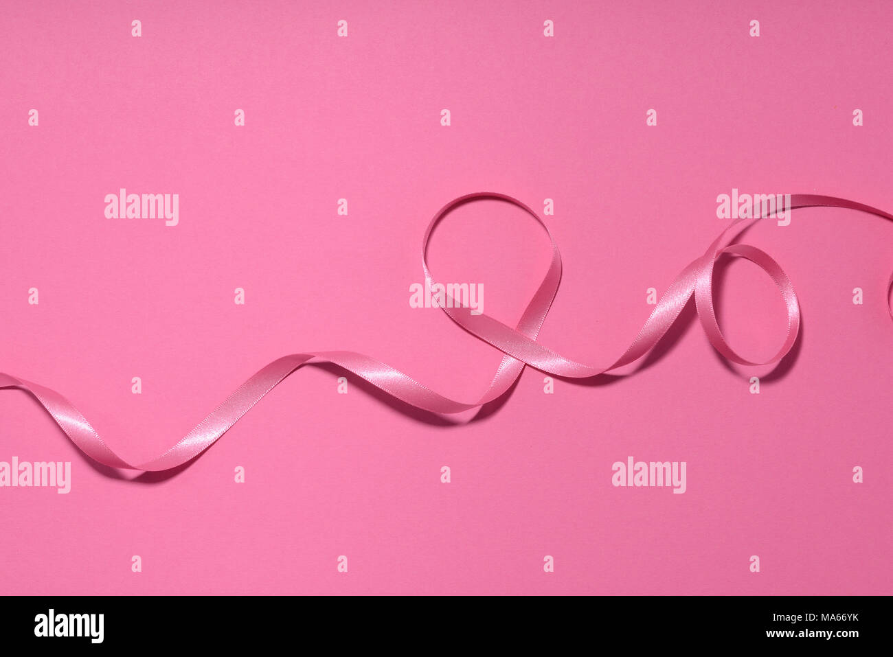 Streamer ribbon hi-res stock photography and images - Alamy