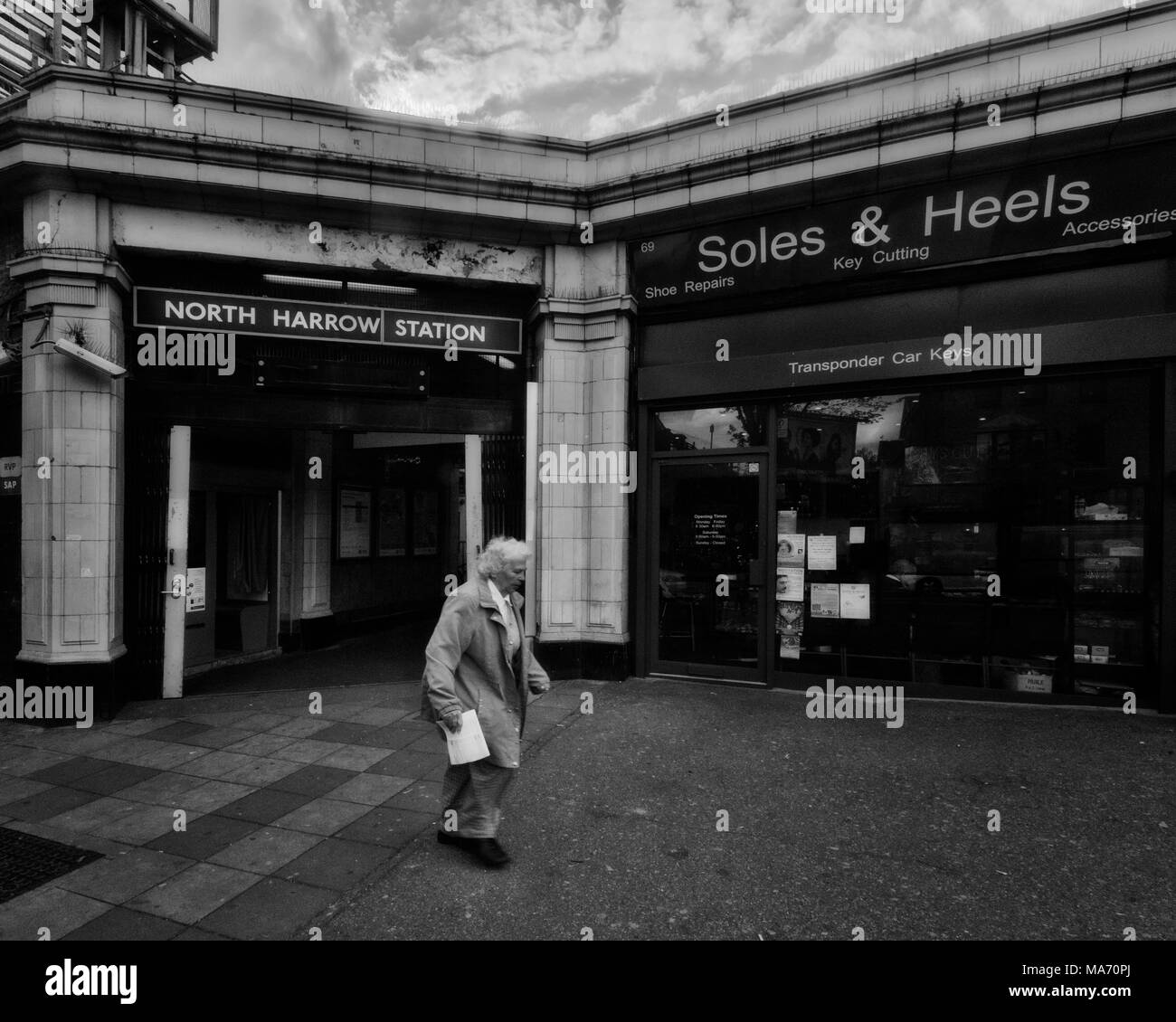 London Underground Tube Station: North Harrow Stock Photo - Alamy