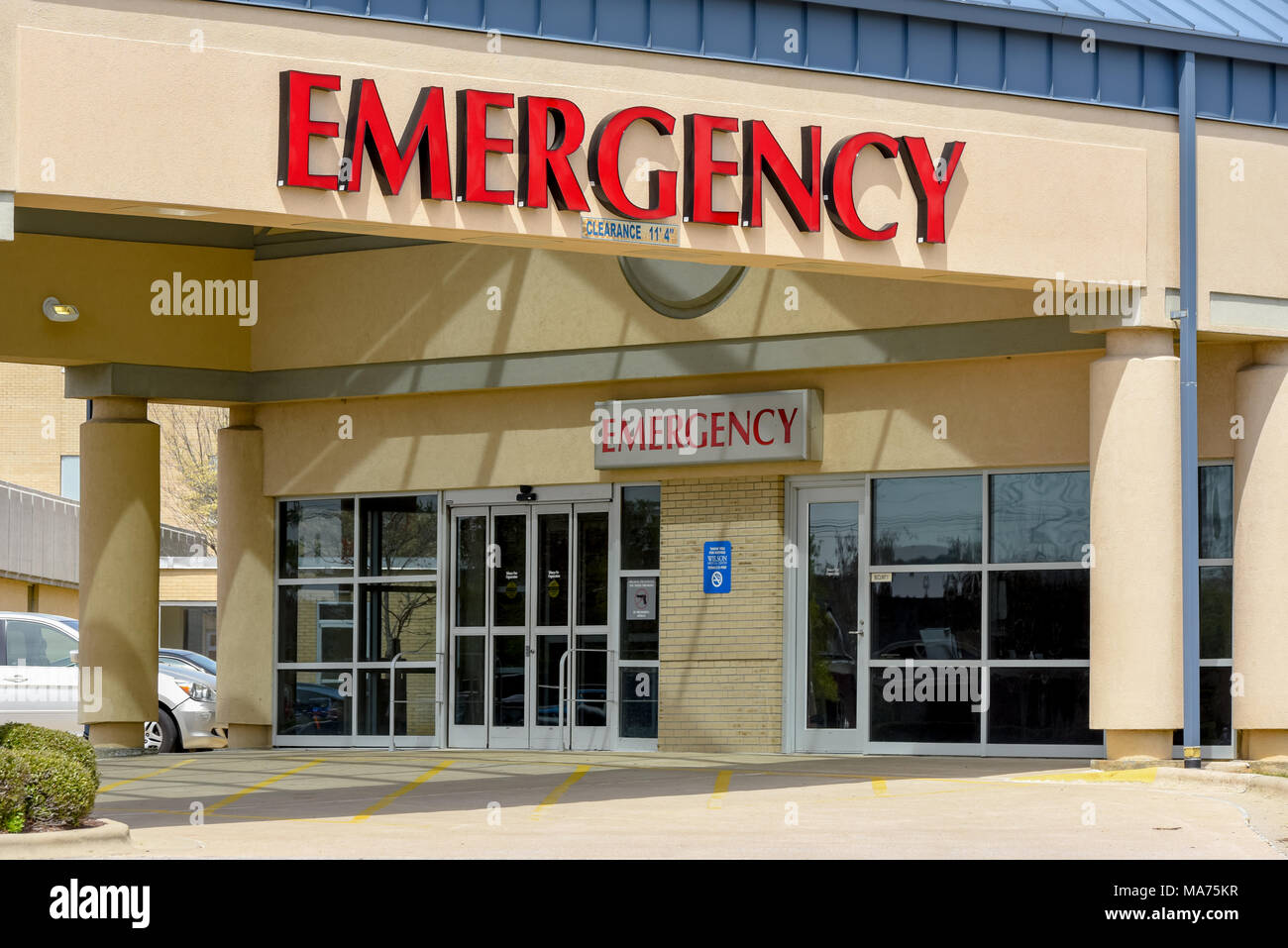Emergency room entrance hi-res stock photography and images - Alamy