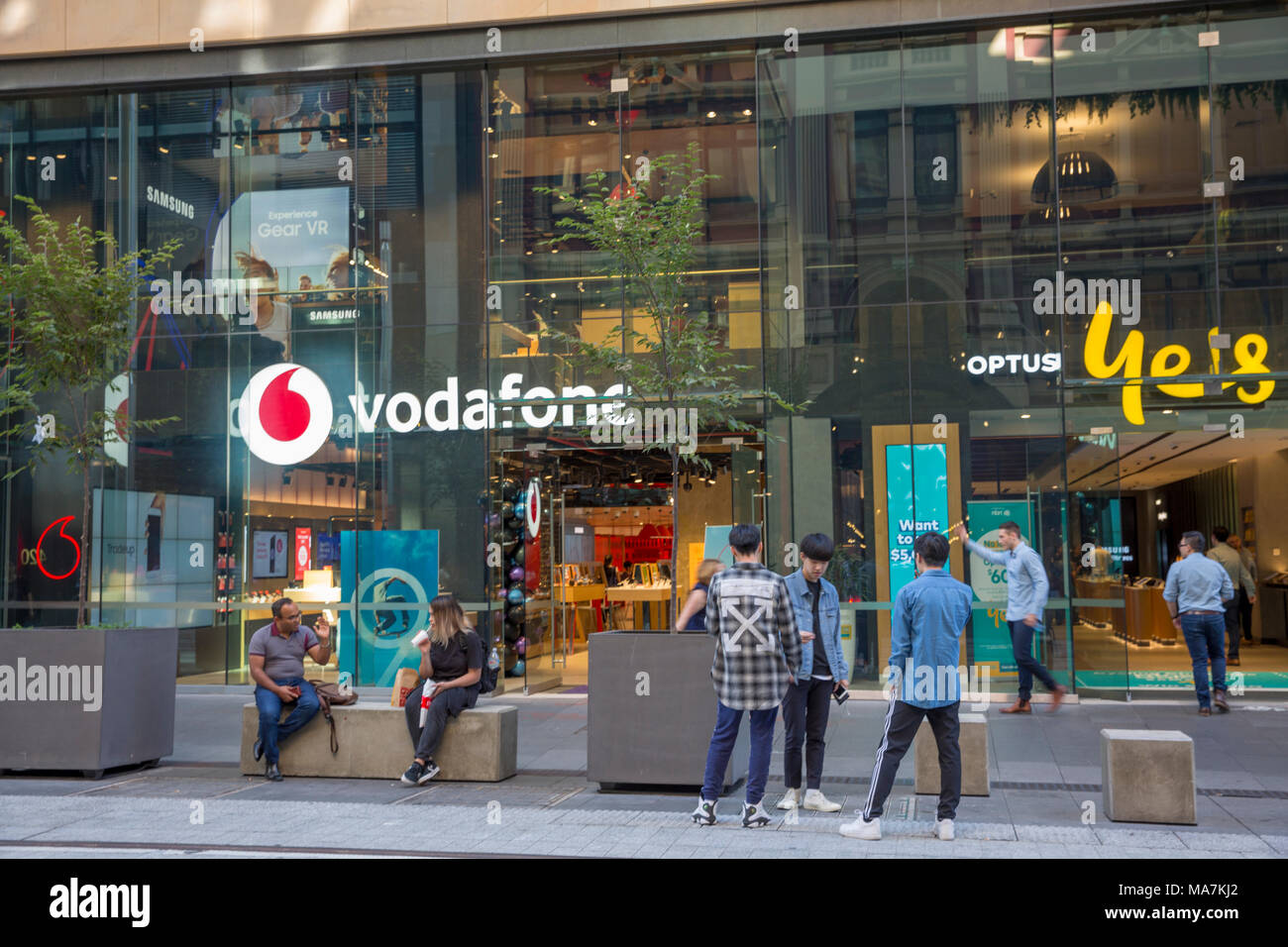 Optus store sydney hi-res stock photography and images - Alamy