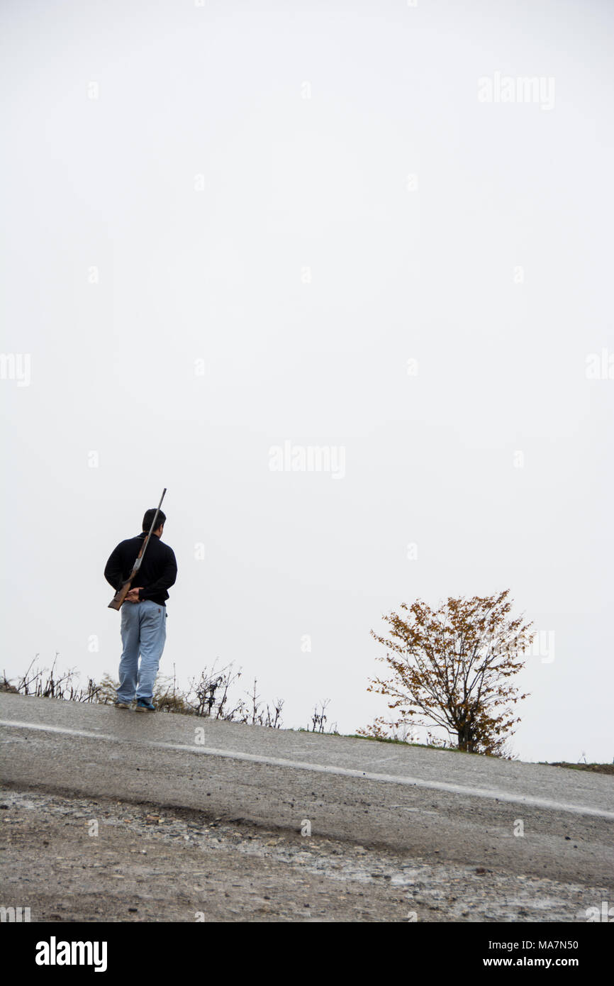Man view from behind town hi-res stock photography and images - Alamy