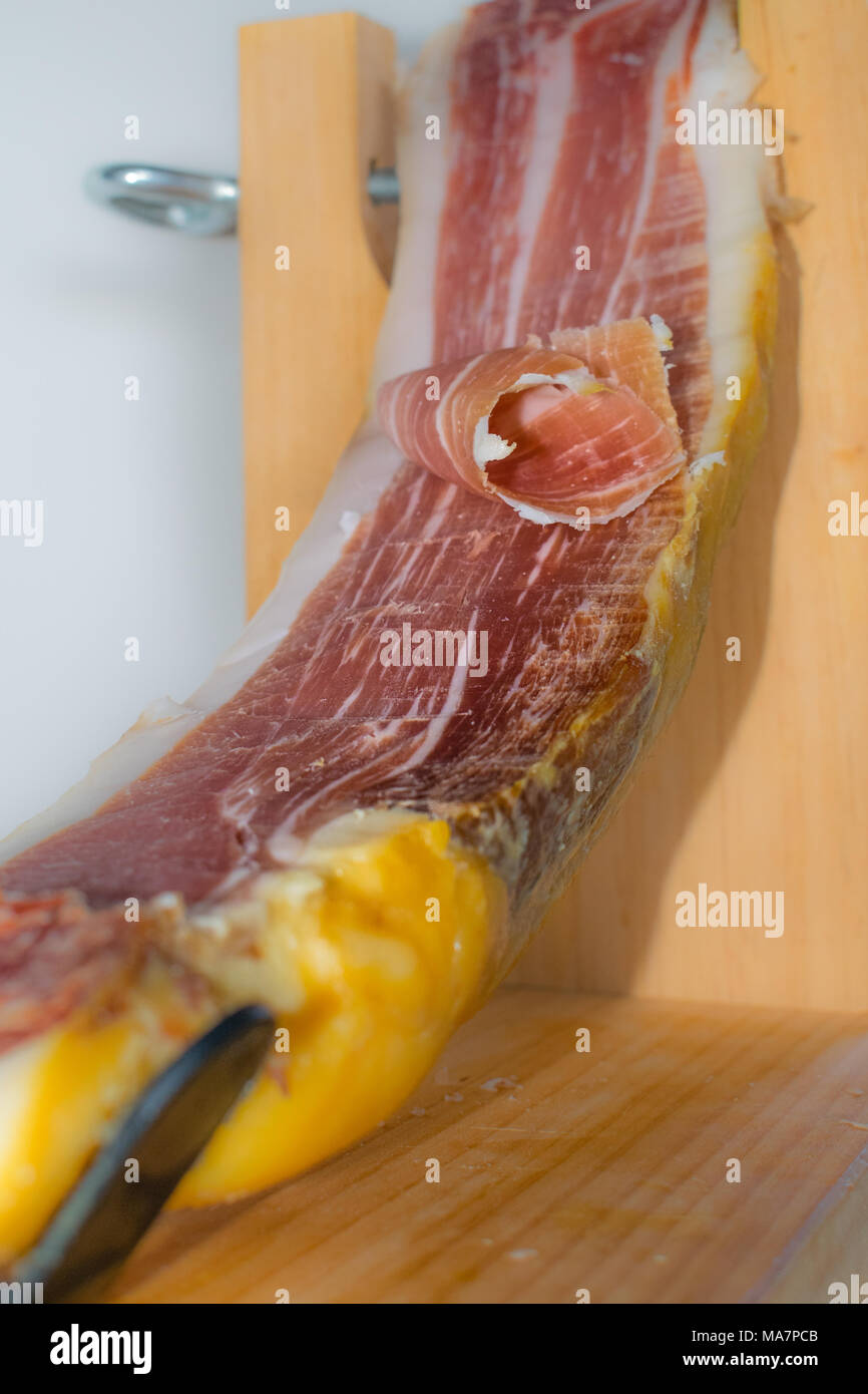 Carving jamon serrano hi-res stock photography and images - Alamy