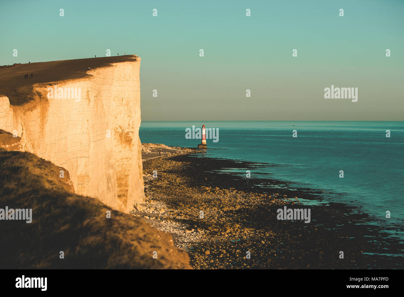 Coastal lighthouse edge cliff hi-res stock photography and images - Alamy