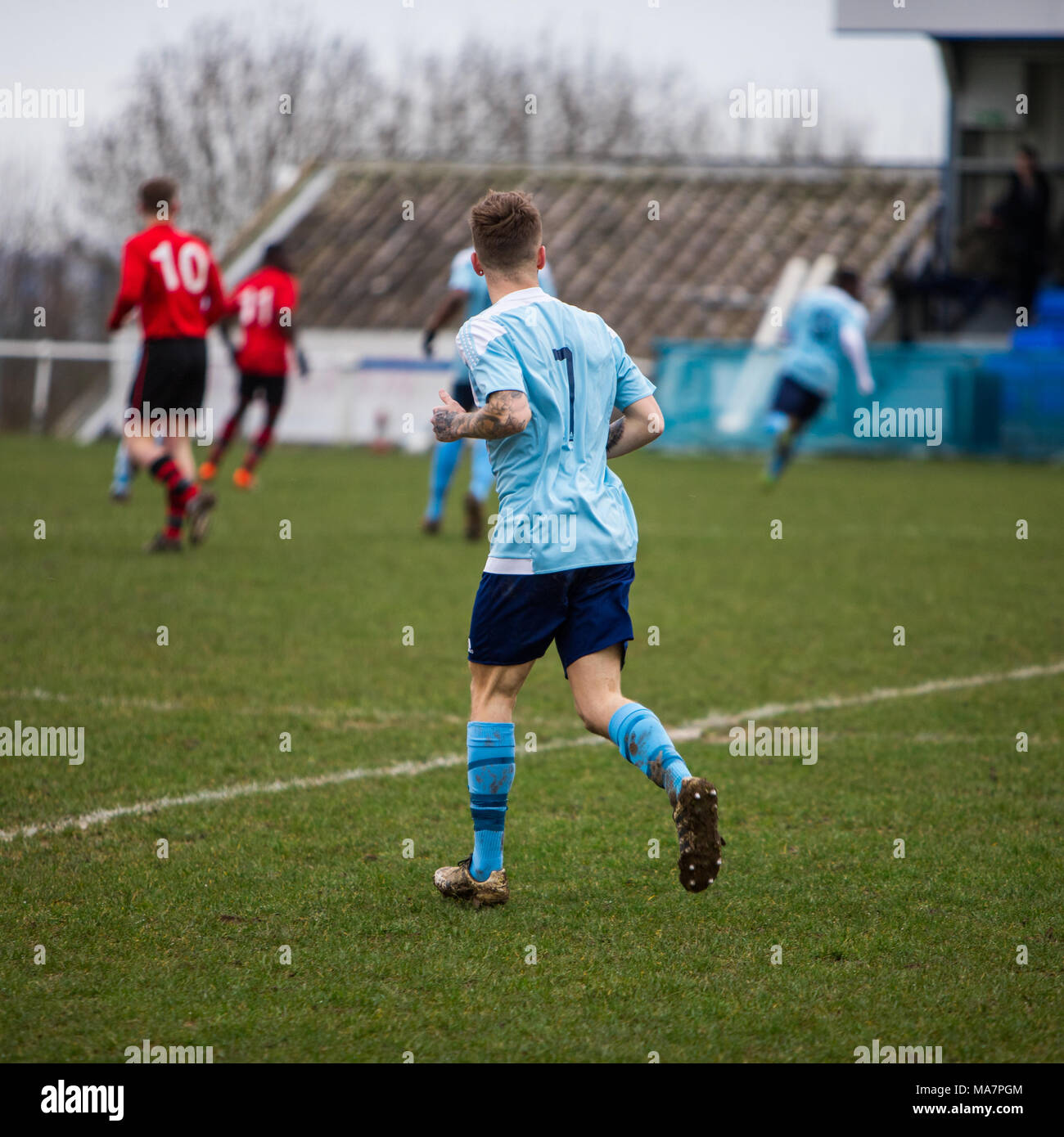 Mens football action hi-res stock photography and images - Alamy