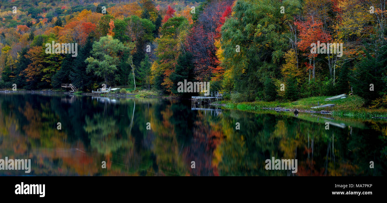 Landscape autumn fall pond farmland hi-res stock photography and images ...