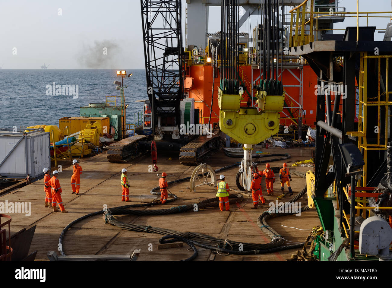 Derrick barge hi-res stock photography and images - Alamy