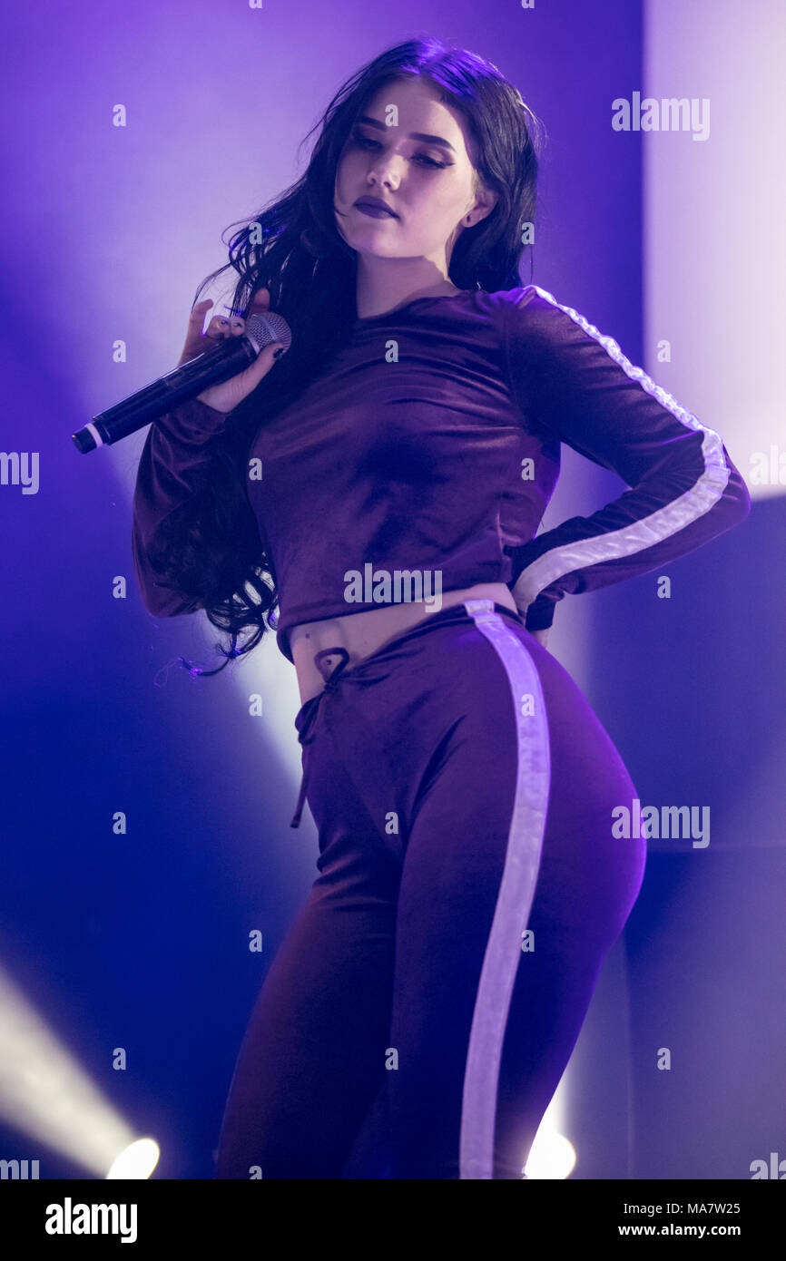 Angie singer hi-res stock photography and images - Alamy