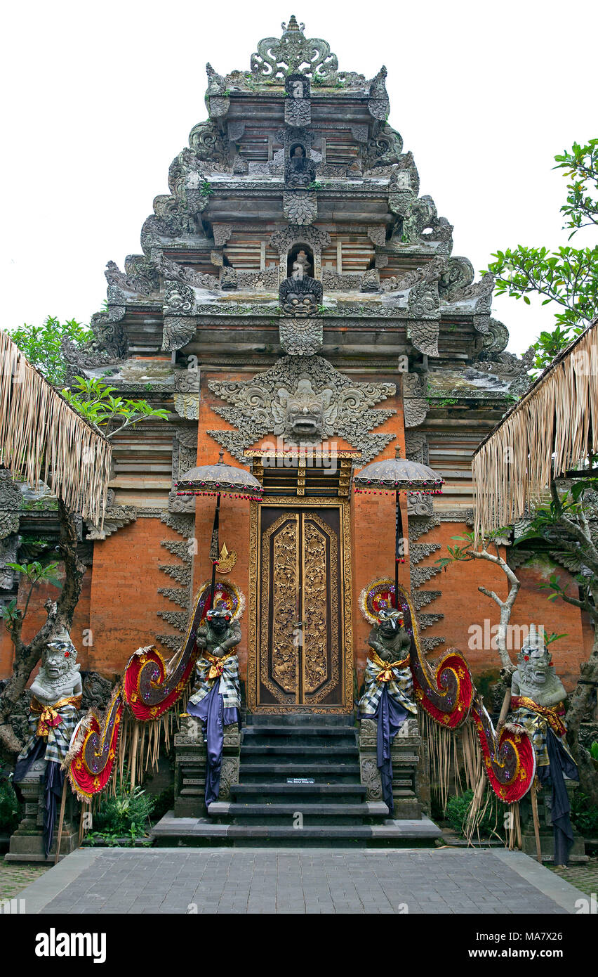 Ubud palace hi-res stock photography and images - Alamy