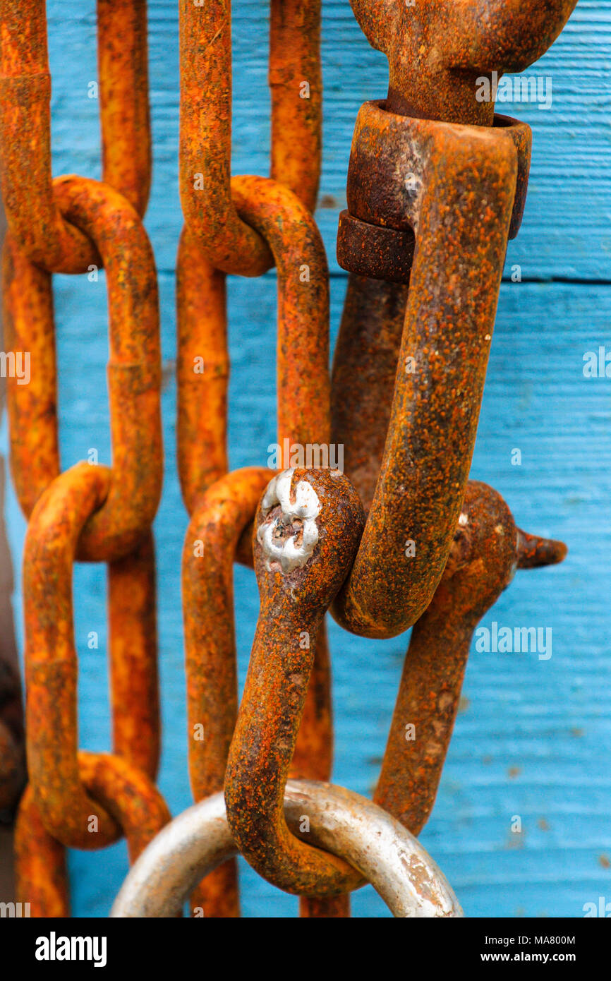Interweaving of chains and bonds Stock Photo - Alamy