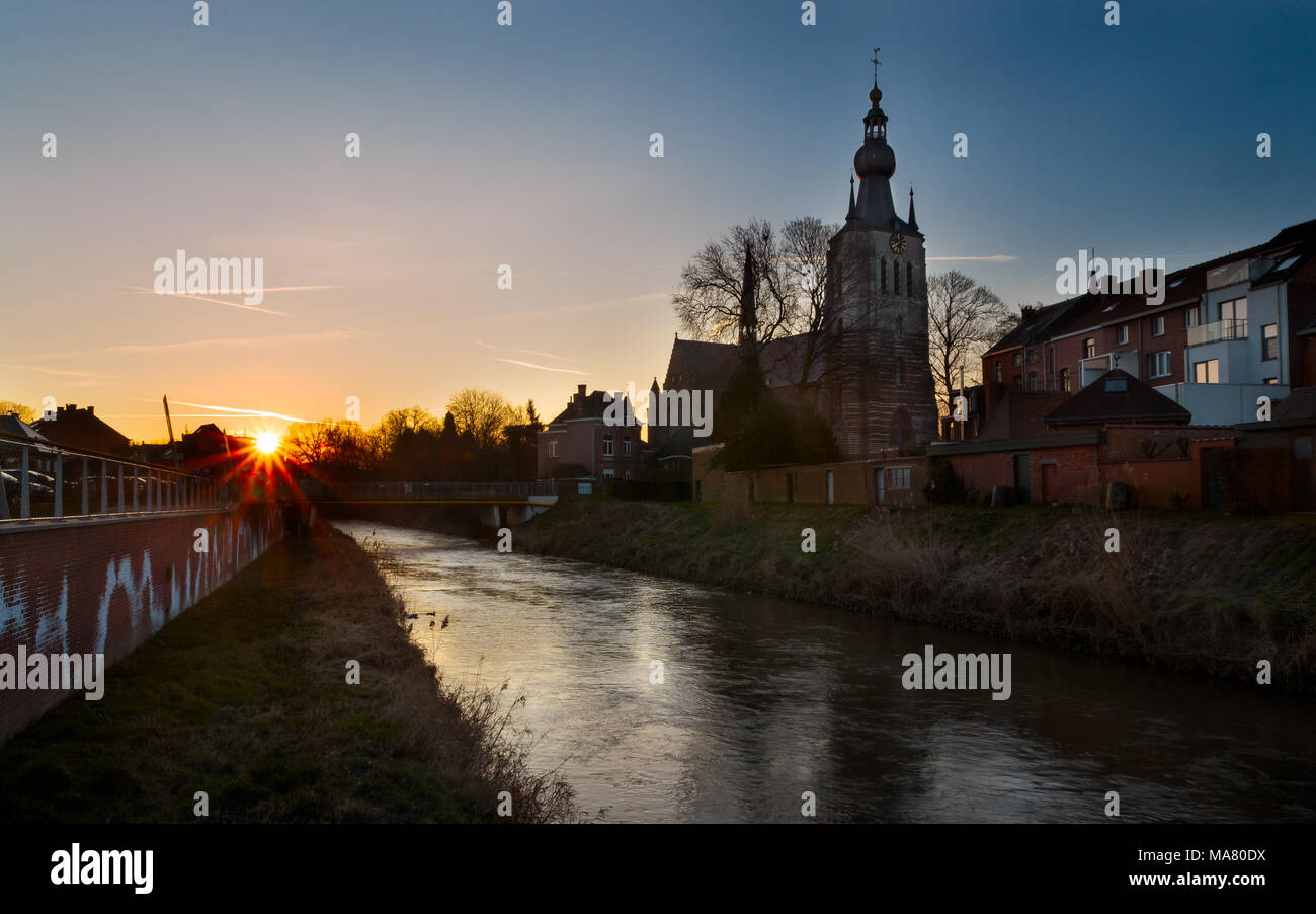 Medieval gothic church Our Lady (Onze- Lieve-Vrouwekerk) next to the ...