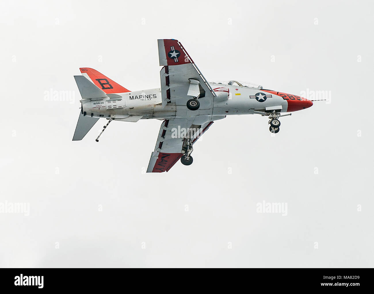 180329-N-JC445-0233 ATLANTIC OCEAN (March 29, 2018) A T-45C Goshawk ...