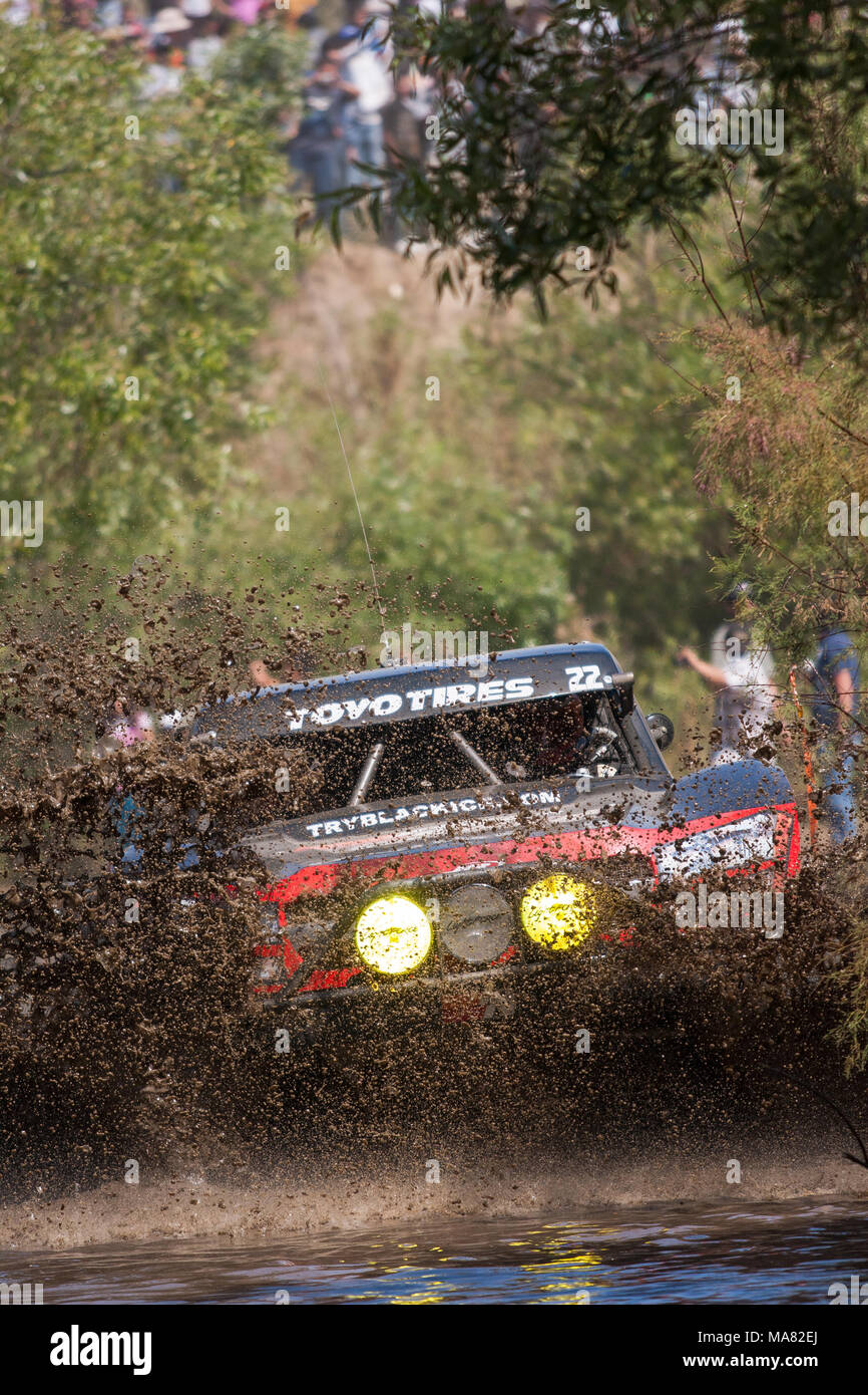 Dirty racing car hi-res stock photography and images - Alamy